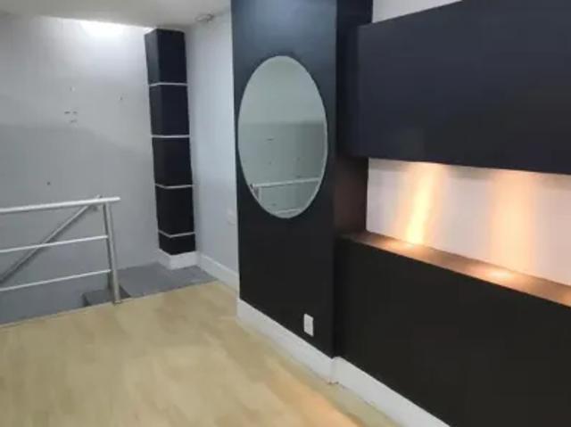 Centro comercial para aluguel possui 60 metros quadrados em Centro Niterói RJ