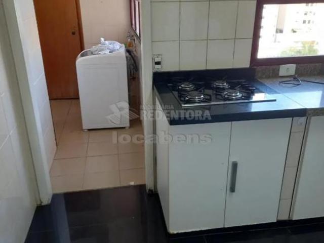 Centro / Condomínio Aparecida Tarraf Apartamento 03 dormitórios com armário, sendo 01 tipo apartam