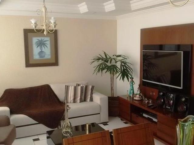 Centro Amplo apartamento, andar alto e repleto de armários
