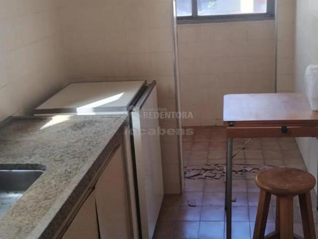 Centro Apartamento com 01 dormitório e 01 vaga de garagem