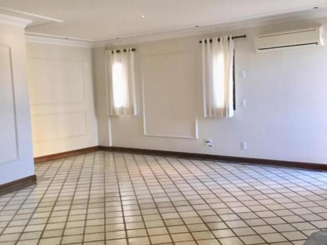 Centro Apartamento com 03 dormitórios sendo 01 suíte e 02 tipo apartamento