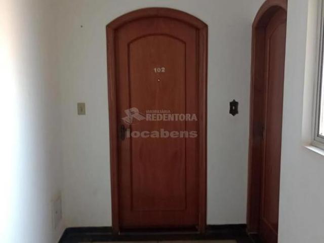Centro Apartamento de 03 dormitórios / Edifício Letícia Arroyo