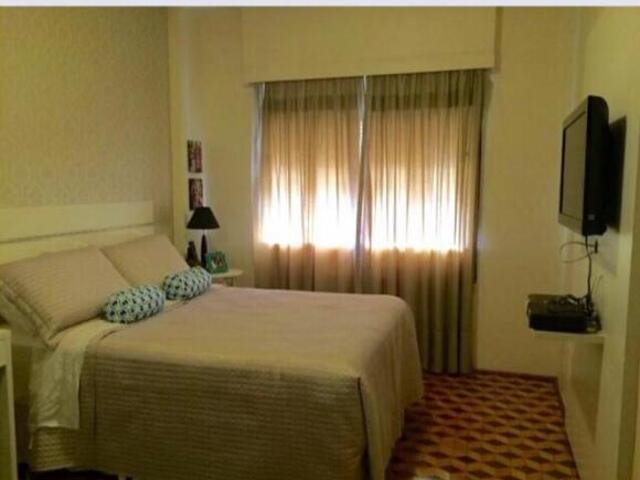 Centro / Edifício Rio Branco Apartamento com 03 dormitórios, 01 tipo apartamento