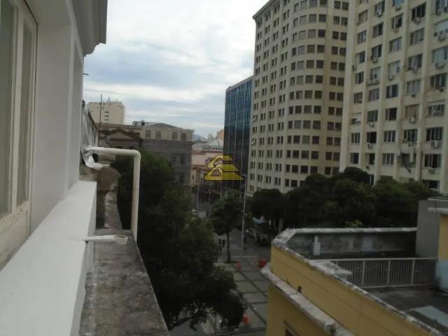 Centro | Prédio 24 quartos
