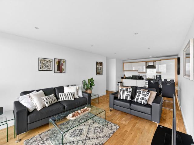 Central Milton Keynes MK9, 2 bed flat to rent, £3,263 pcm | PrimeLocation