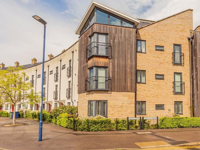 Central Avenue, Cambridge, Cambridgeshire CB4, 2 bed flat to rent, £1,750 pcm | PrimeLocation