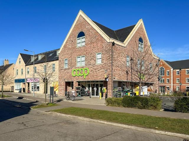 Central Avenue, Huntingdon PE28 2 bed apartment to rent £1,325 pcm £306 pw