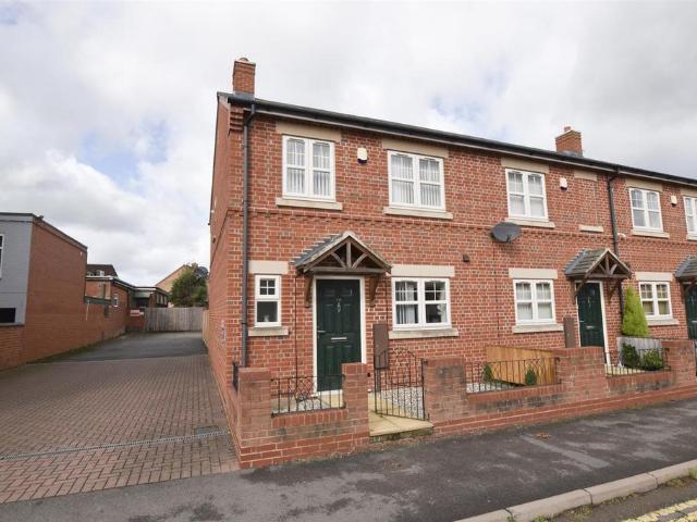 Central Avenue, Ibstock 3 bed end of terrace house to rent £1,095 pcm £253 pw