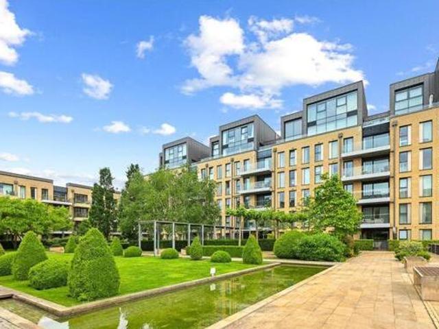 Central Avenue, London, 2 Bedroom Duplex