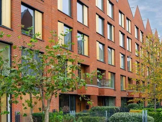 Central Avenue, London, SW6 2YF, United Kingdom | 4 bed apartment for rent #137998837 | Rentberry