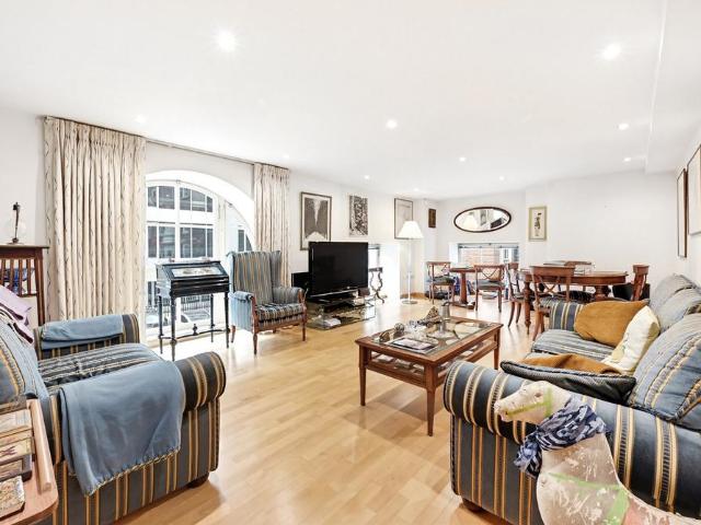 Central Building, 3 Matthew Parker. 2 bed flat to rent £5,850 pcm £1,350 pw