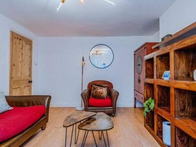 Central Bristol Flat With Parking, Campbell Street, 1 Bedroom Serviced