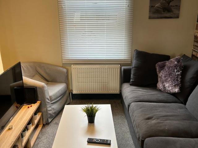 Central Cheltenham Houseshare Room 4