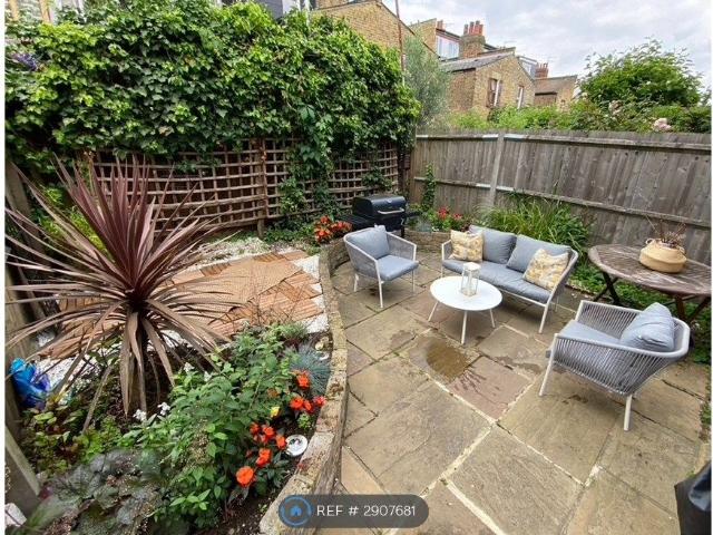 Central Chiswick, London W4, 1 bed flat to rent, £2,290 pcm | PrimeLocation