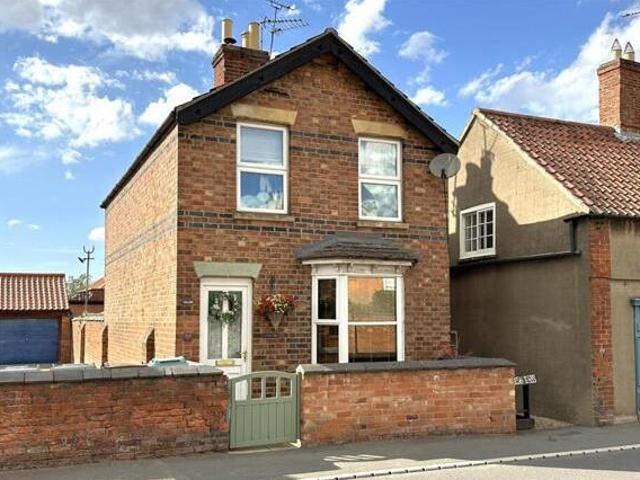 Central Cottage, High Street, 2 Bedroom Detached