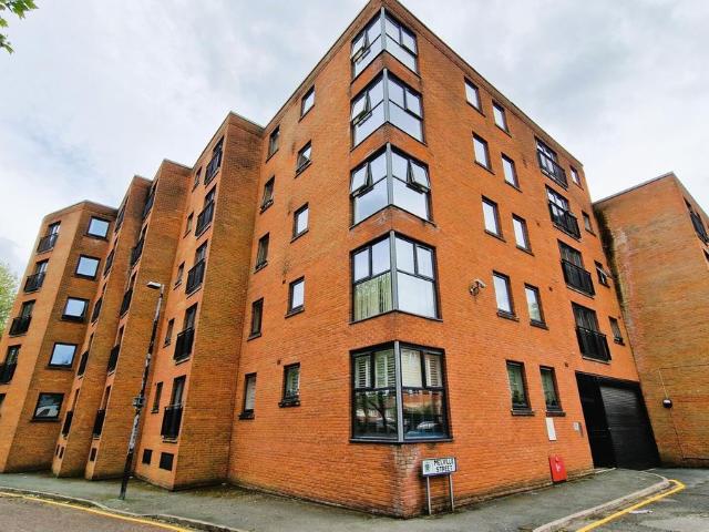 Central Court, Melville Street M3, 3 bed flat to rent, £1,500 pcm | PrimeLocation