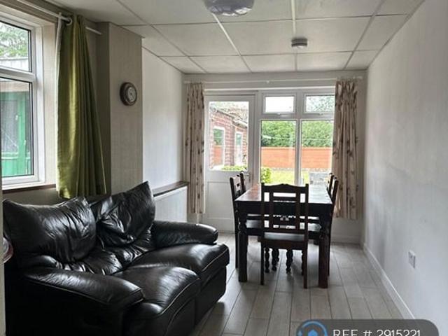 Central Cranfield, Cranfield. 5 bed semi detached house to rent £2,899 pcm £669 pw