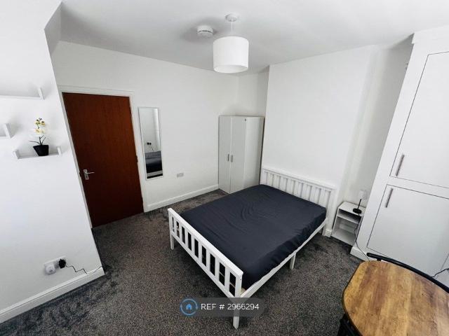Central Drive, Mansfield NG20, Room to rent, £542 pcm | PrimeLocation