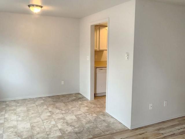 Central Everett 4 Plex 2 Bedroom Apartment for Rent at 8605 8th Ave W, Everett, WA 98204 Westmont