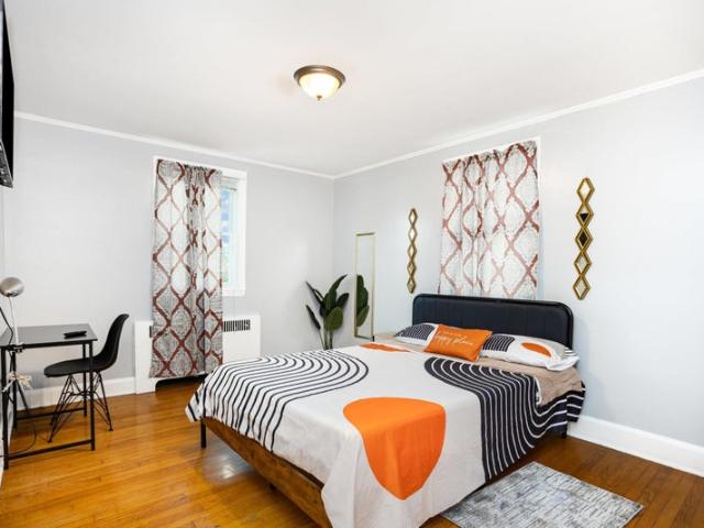 Central Forest Park, Comfort home with all the ess