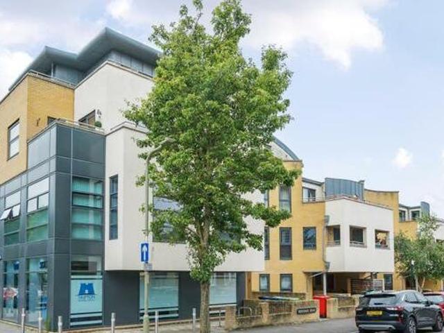 Central Headington, Oxford, 2 Bedroom Flat