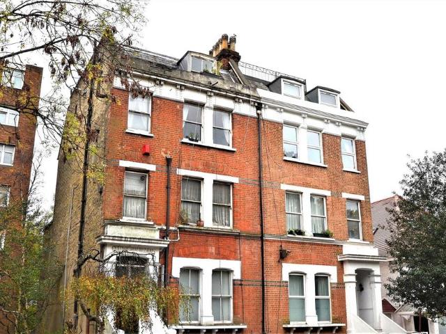 Central Hill, Crystal Palace SE19 Studio to rent £1,050 pcm £242 pw