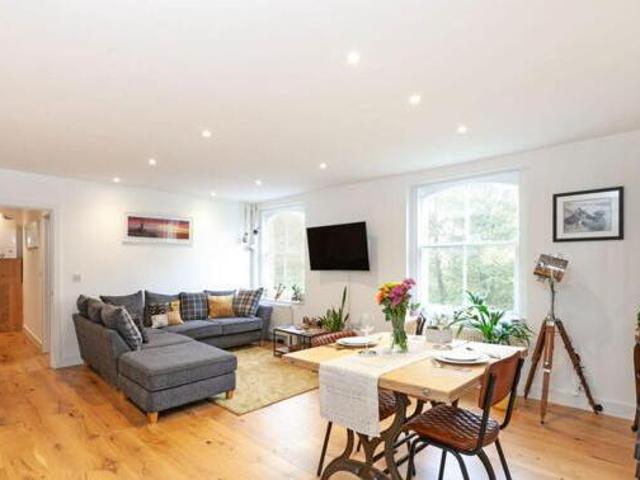 Central Hill, London, 2 Bedroom Duplex