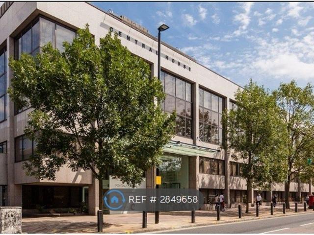 Central House, Hounslow TW3, Studio to rent, £1,350 pcm | PrimeLocation