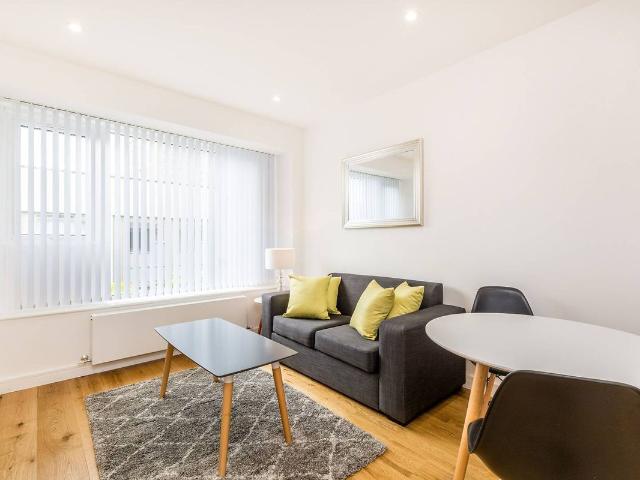 Central House, Lampton Road, Hounslow TW3, Studio to rent, £1,400 pcm | PrimeLocation