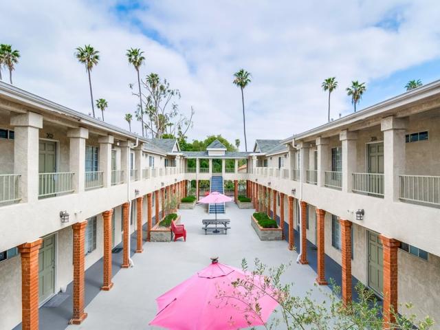 Central Inglewood Life – Gated Living Near SoFi & Transit