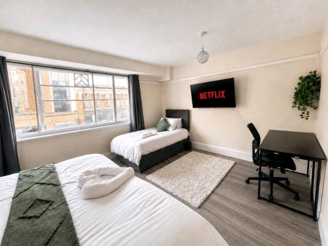 Central Leicester Apartment | Opp Train Station