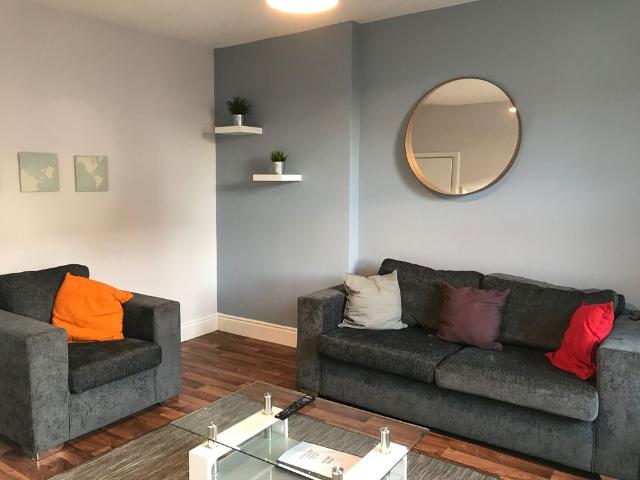 Central Location*No Deposit*All Bills Included* 1