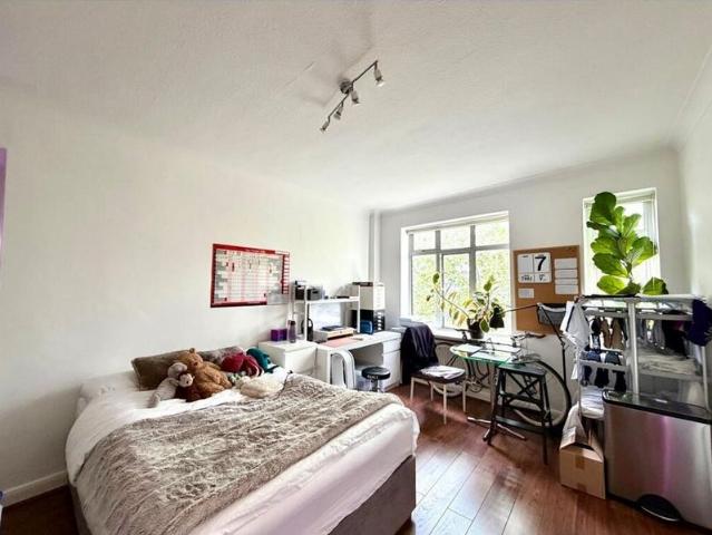 Central London Studio Apartment Near Regents Park