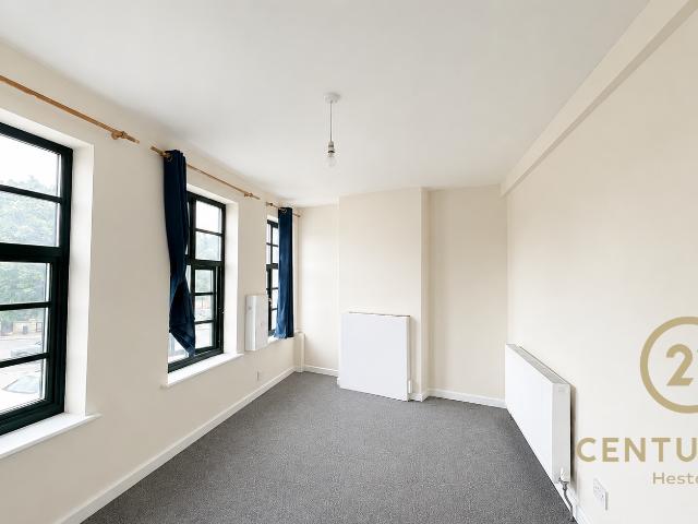 Central Parade, Heston, TW5 Century 21 United Kingdom
