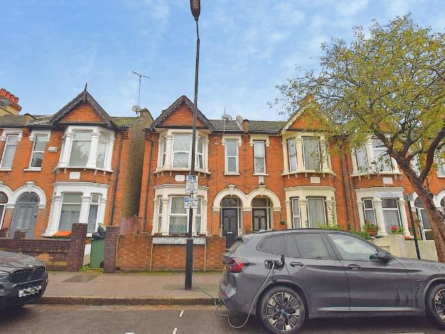 Central Park Road, London E6, 3 bed flat to rent, £2,100 pcm | PrimeLocation