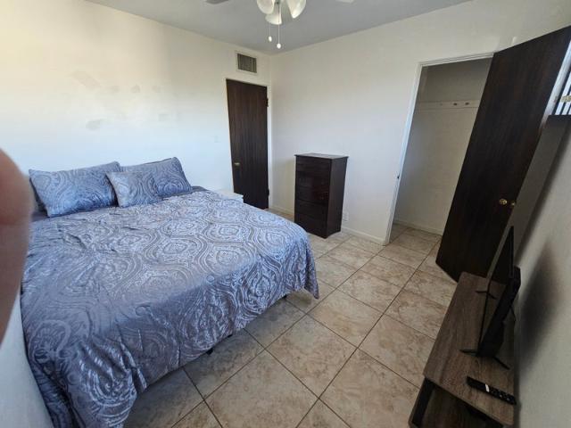 Central Phoenix Spare Room Available