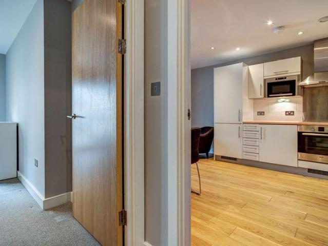 Central Quay North, Broad Quay. 1 bed apartment to rent £1,450 pcm £335 pw