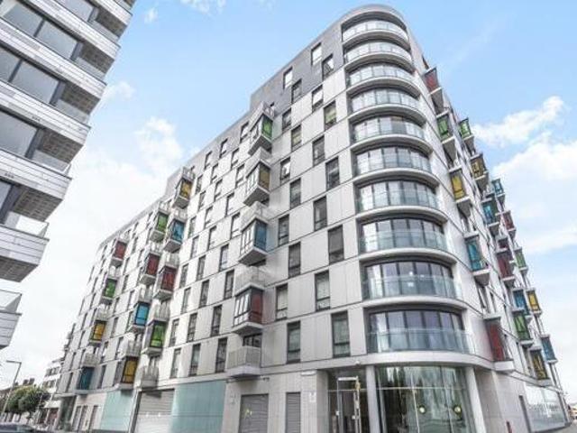 Central Reading, Access To Town Centre/the Oracle And Reading Station, 1 Bedroom Flat