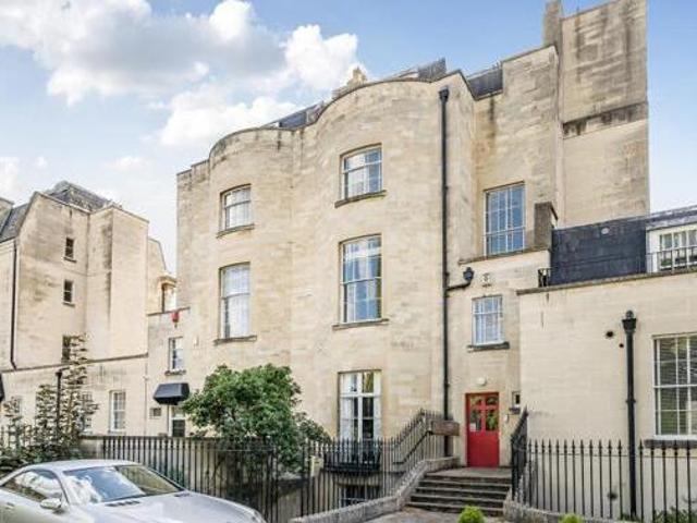 Central Reading, Berkshire, Studio Flat For