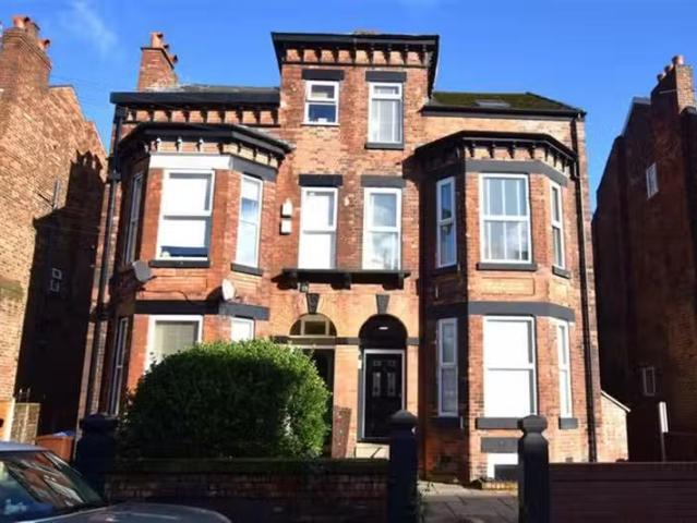 Central Road, Manchester, 3 bedroom, Apartment