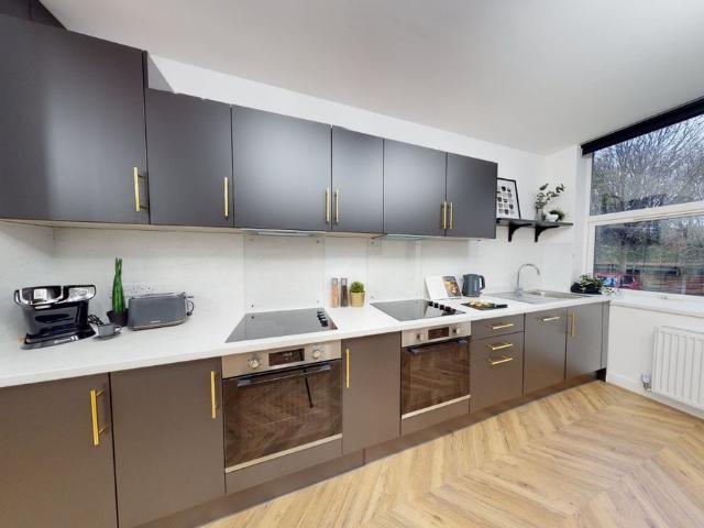 Central Road, Manchester, Greater Manchester M20, Room to rent, £925 pcm | PrimeLocation