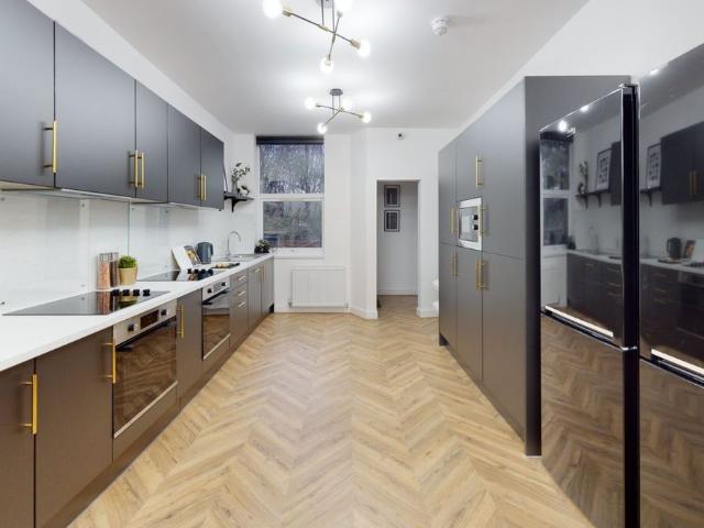 Central Road, Manchester, Greater Manchester M20, Room to rent, £925 pcm | PrimeLocation