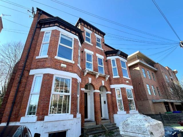 Central Road, Manchester M20, 2 bed flat to rent, £1,300 pcm | PrimeLocation