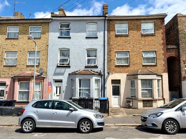 Central Road, Ramsgate, Kent CT11, 4 bed terraced house to rent, £1,400 pcm | PrimeLocation