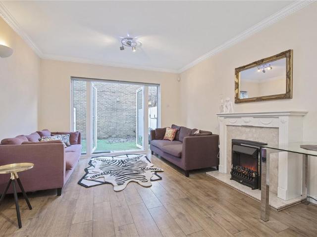 Central Street, Clerkenwell, EC1V 4 bed terraced house to rent £5,416 pcm £1,250 pw