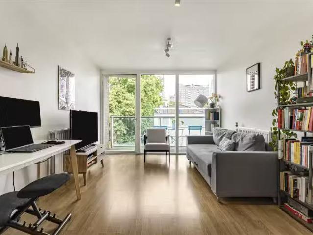 Central Street, London, EC1V 8AZ
