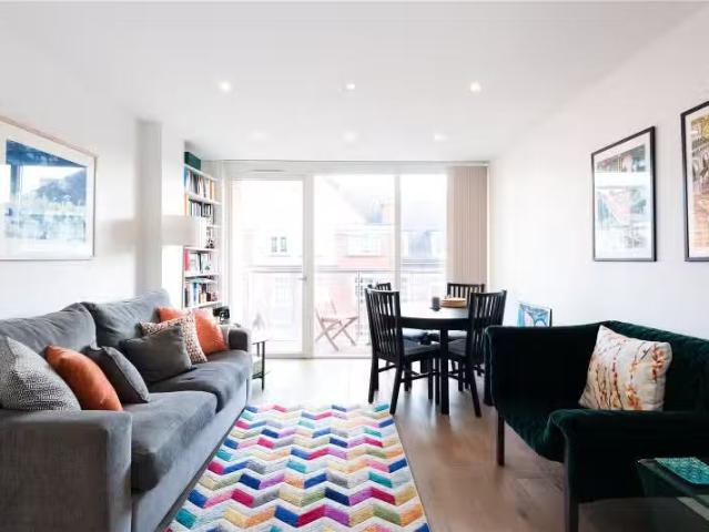 Central Street, London, EC1V 8AZ