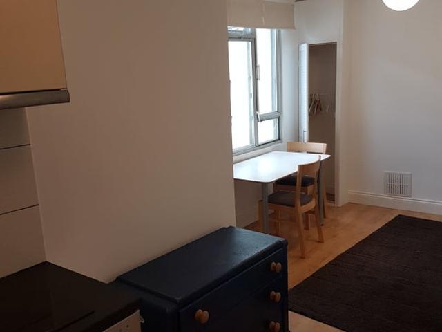 Central Studio By Hove Lawns. Short stays