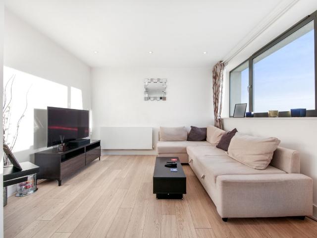 Central Square, High Road, Wembley HA9, 2 bed flat to rent, £2,000 pcm | PrimeLocation
