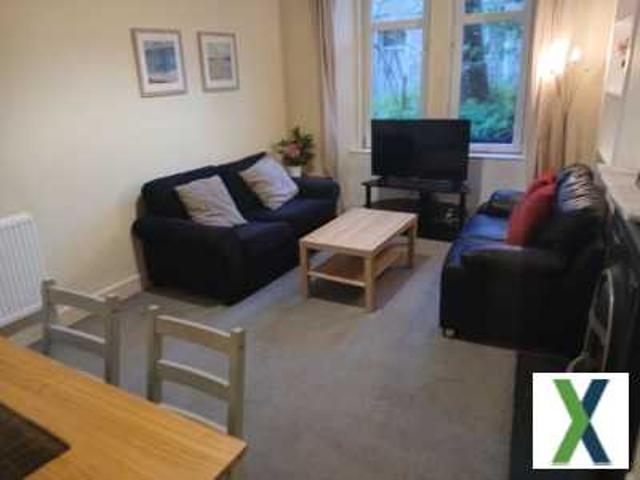 Central 1 Bedroom Apartment with free WIFI and Private Parking
